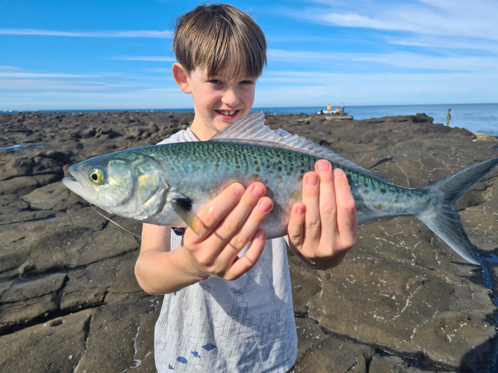 Light Tackle Rocks - Fishing World Australia