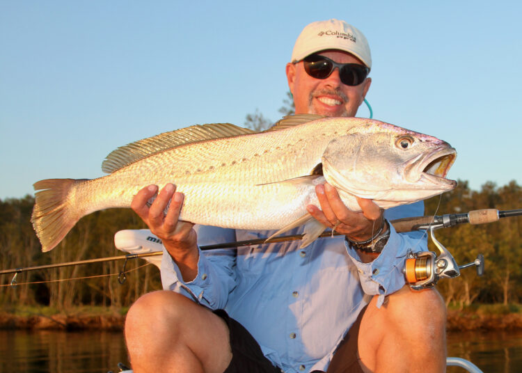 How to use circle hooks - Fishing World Australia