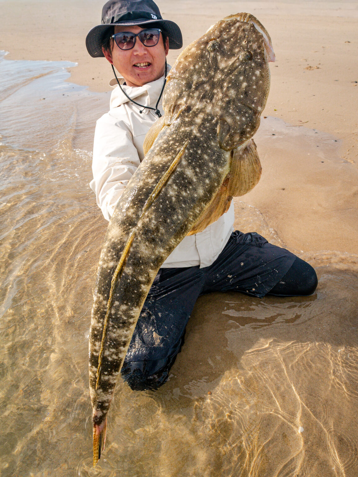 Angler lands trophy 101cm dusky flathead - Fishing World Australia